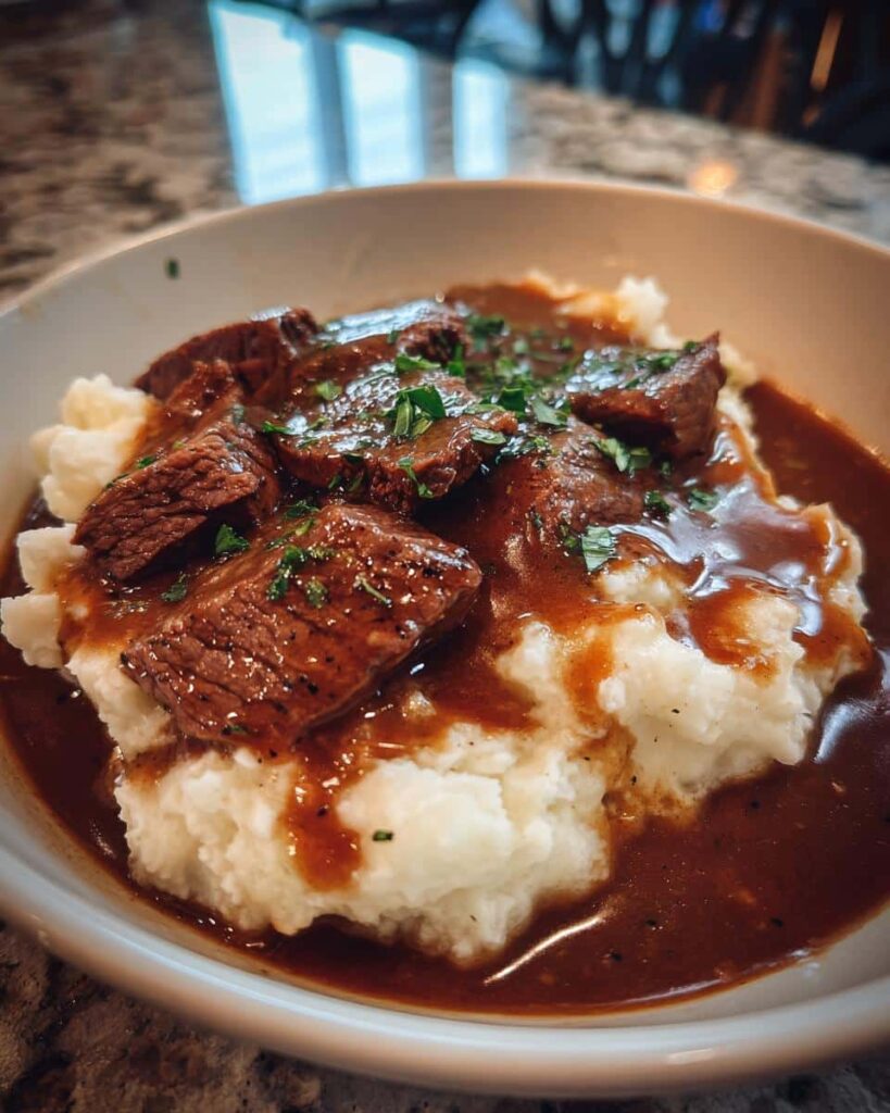 35-Minute Beef Manhattan Recipe for Ultimate Comfort - Runoflif